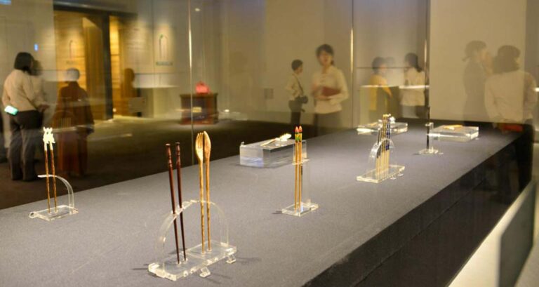 Chinese Chopsticks: History, How to Use, and Taboos - Pepchina